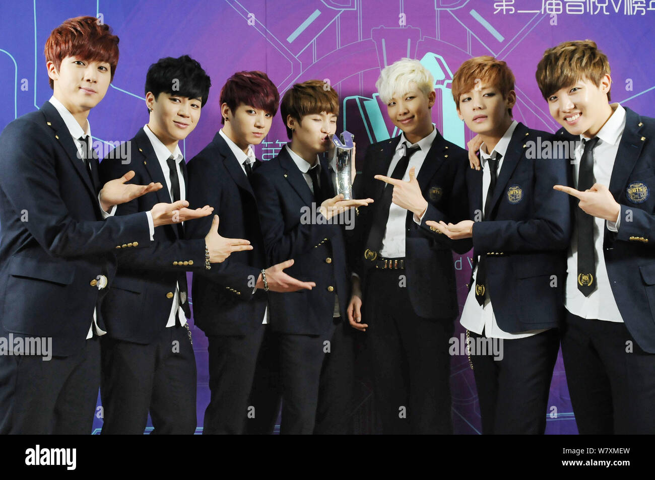 Membres du groupe bts Banque de photographies et d’images à haute ...