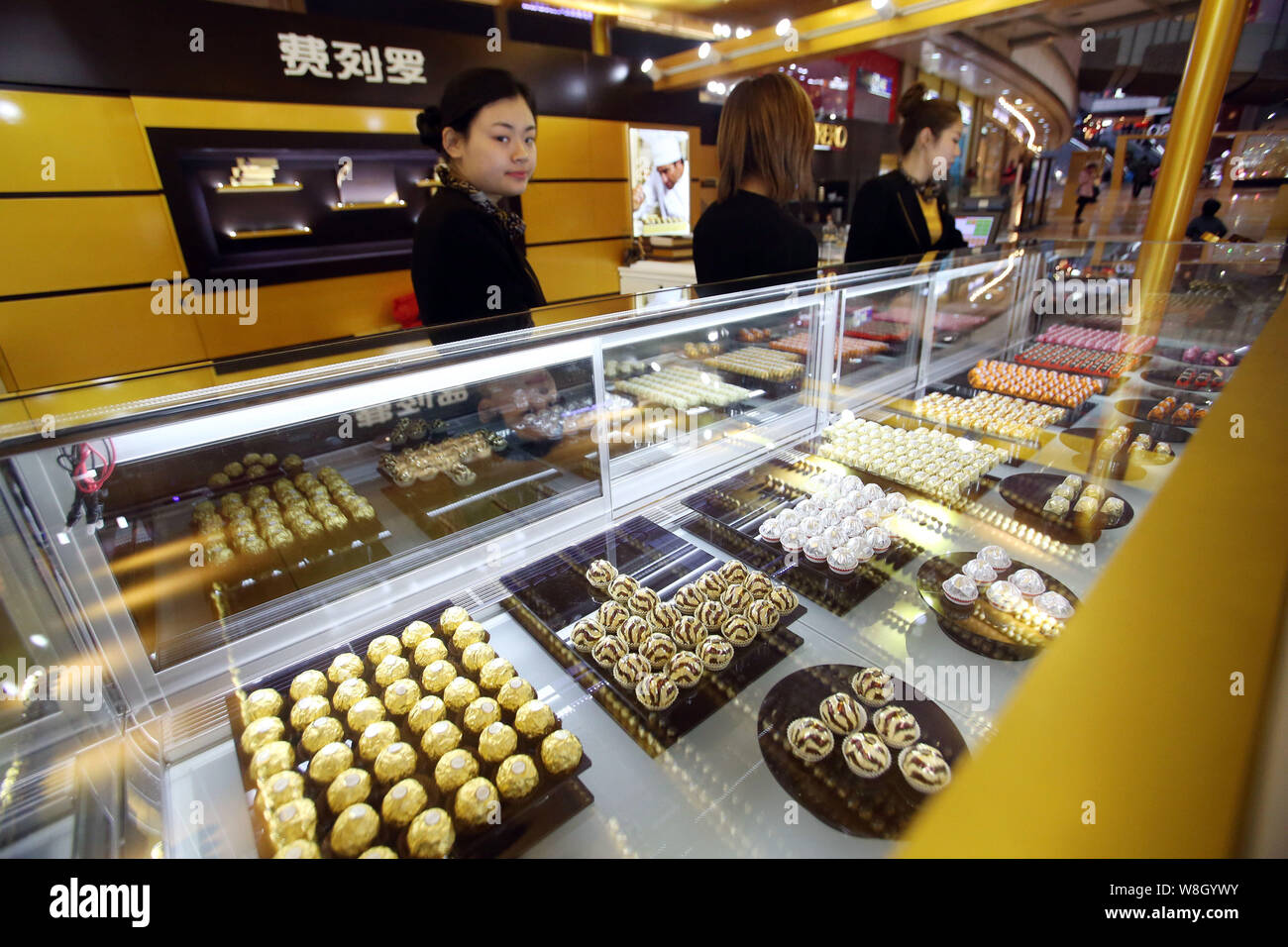 Ferrero boutique Banque de photographies et d images a haute resolution Alamy