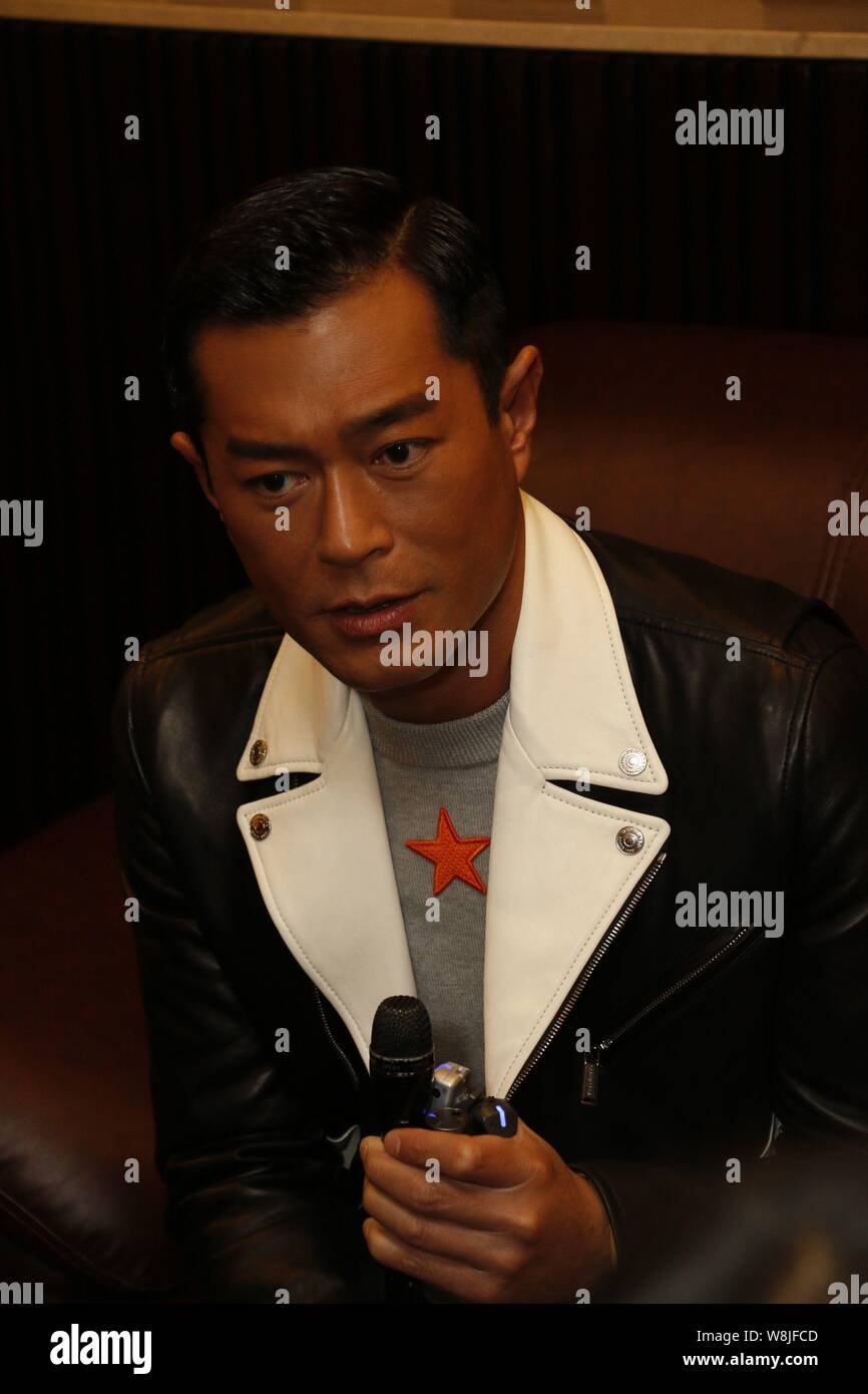 Hong Kong l'acteur Louis Koo est interviewé lors de la première de son ...