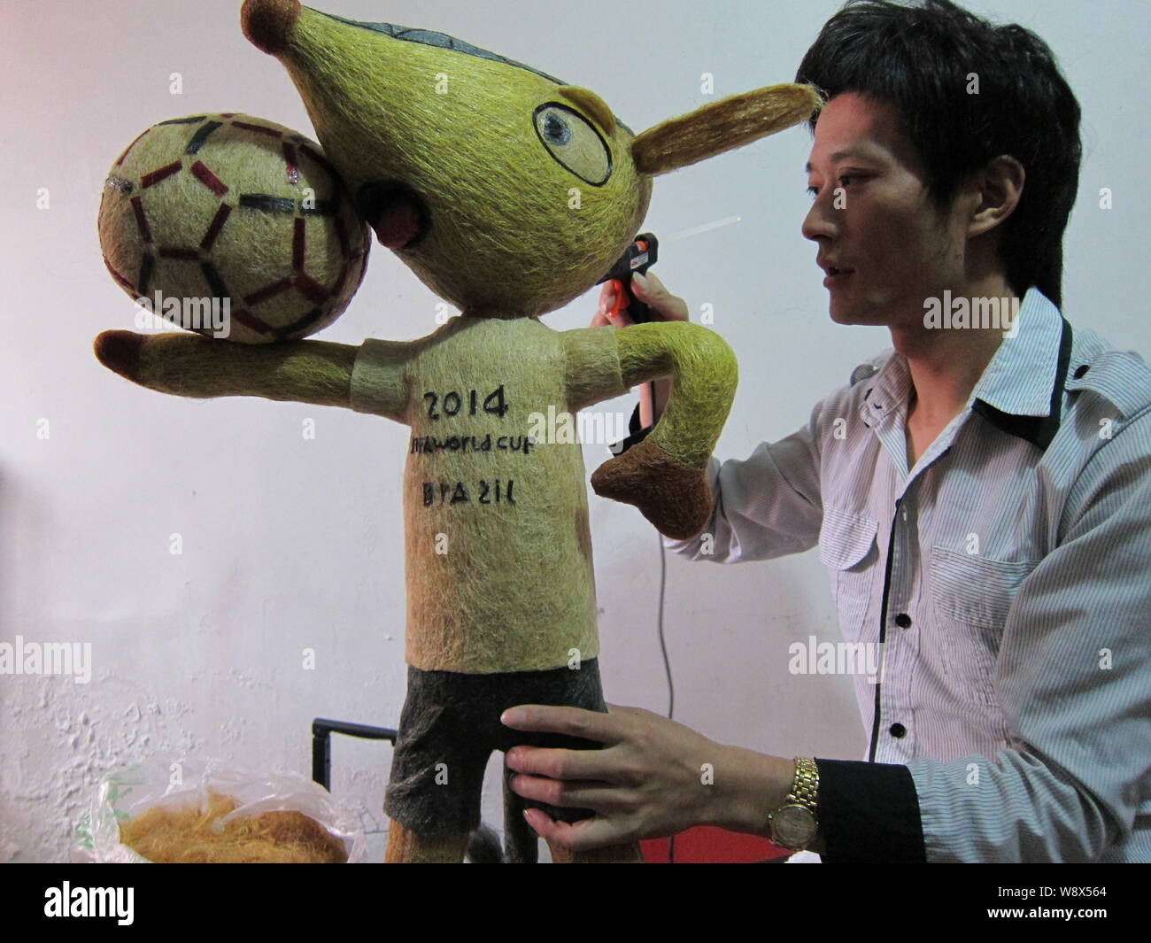 Fifa world cup brazil mascot Banque de photographies et d’images à ...