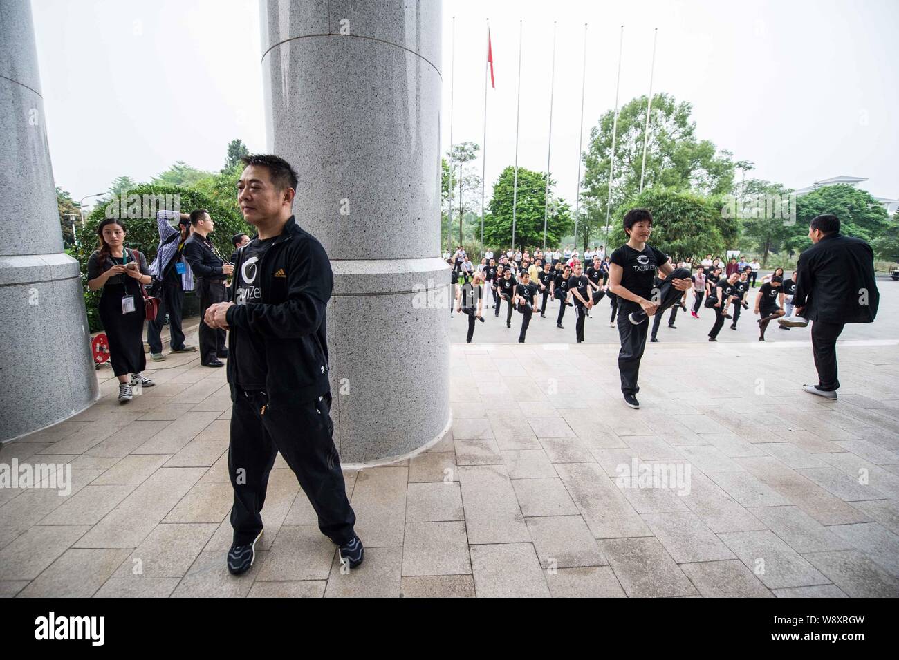Jet Li, chef de la société Zen Taiji, pratiques, avant le Taiji(shadow ...