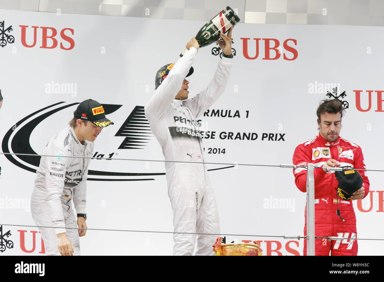 La pilote de F1 Lewis Hamilton, Centre, de Mercedes AMG Petronas F1 ...