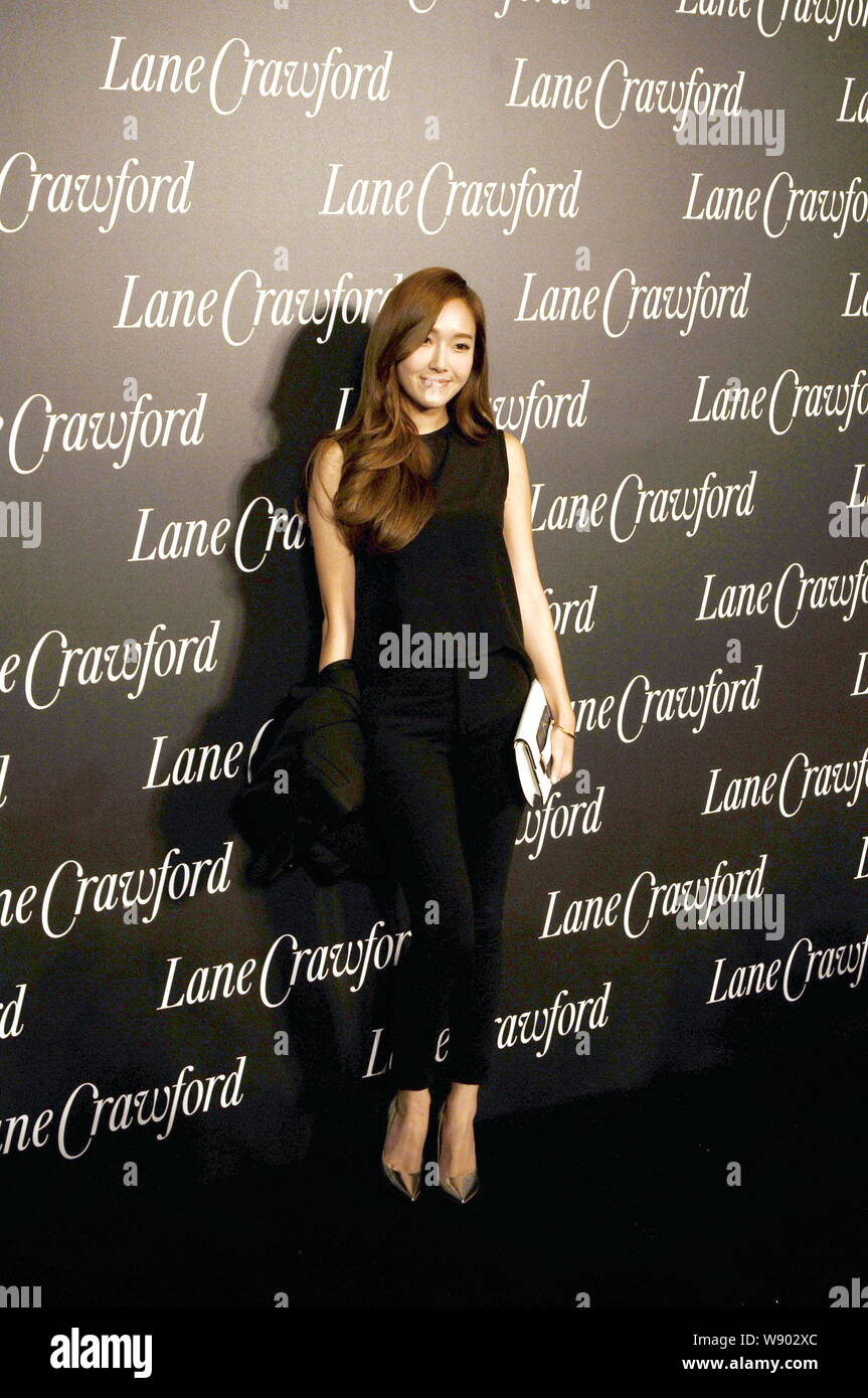La chanteuse sud-coréenne et l'actrice Jessica Jung Soo-yeon pose comme ...