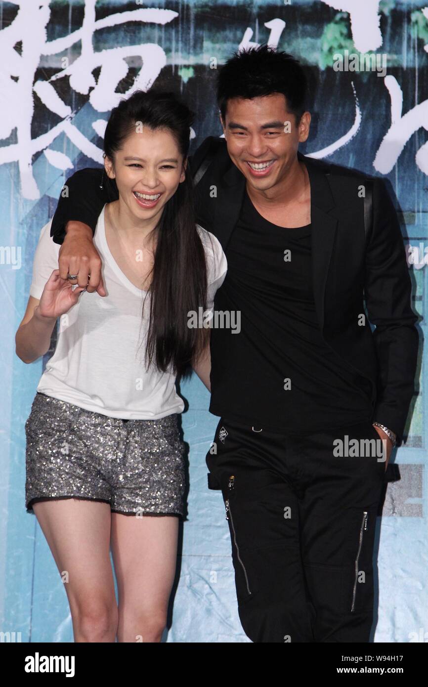 Chanteuse et actrice taïwanaise Vivian Hsu, gauche, et taïwanais ...