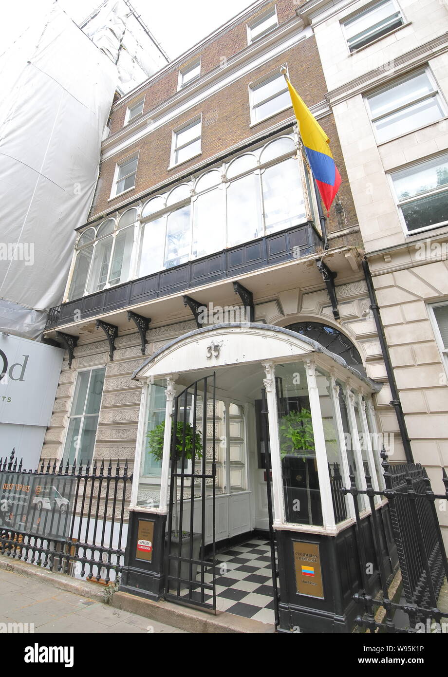 Consulado de colombia Banque de photographies et d’images à haute ...