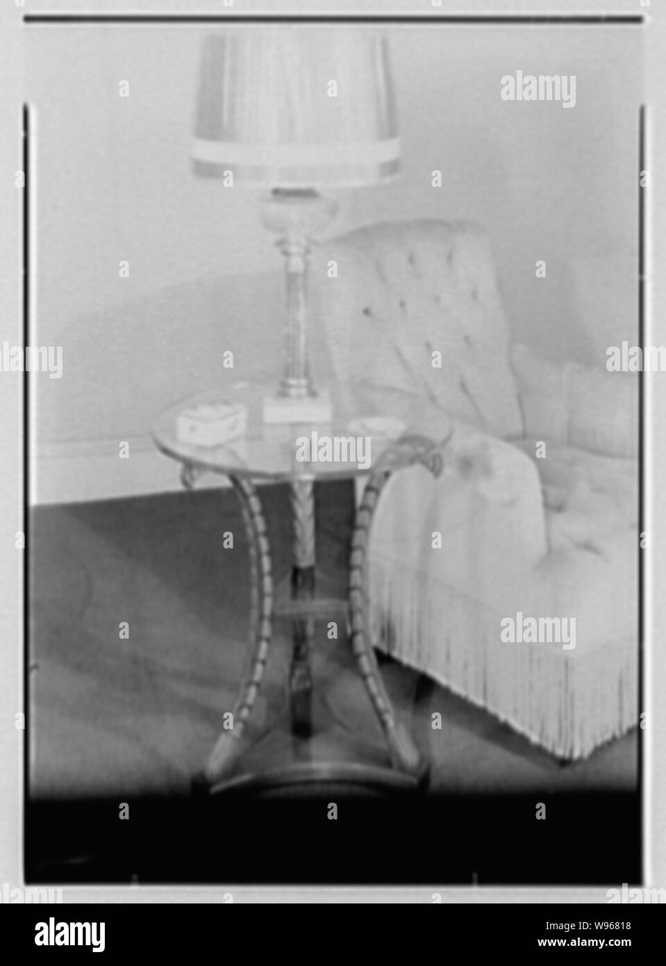 Magasins font Banque d'images noir et blanc - Alamy