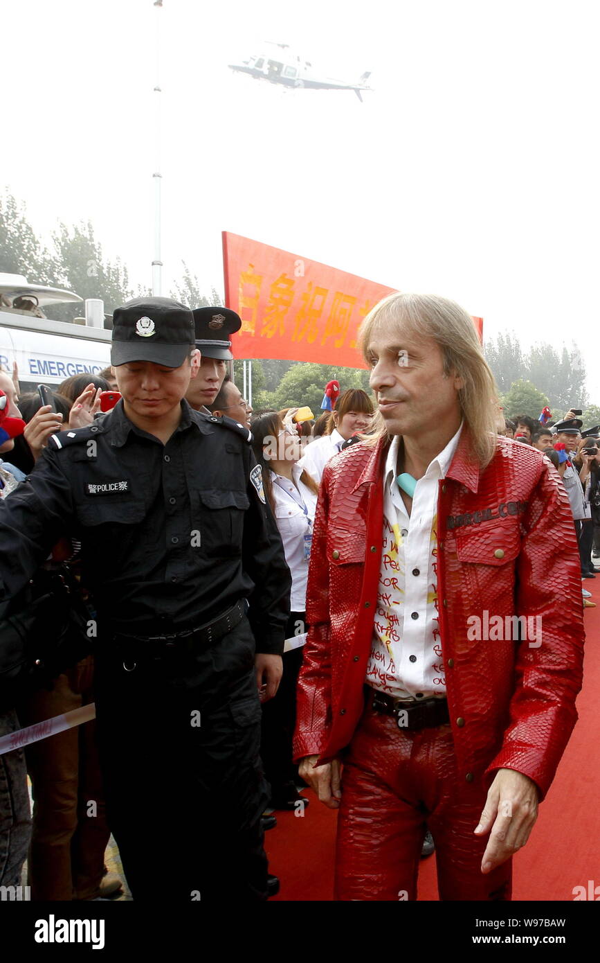 Alain robert spiderman Banque de photographies et d’images à haute ...