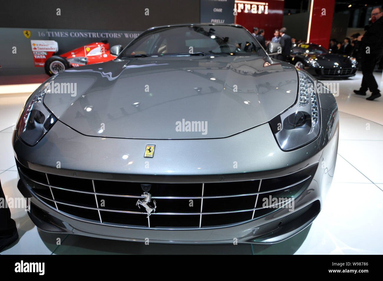 Ferrari ff Banque de photographies et d’images à haute résolution - Alamy