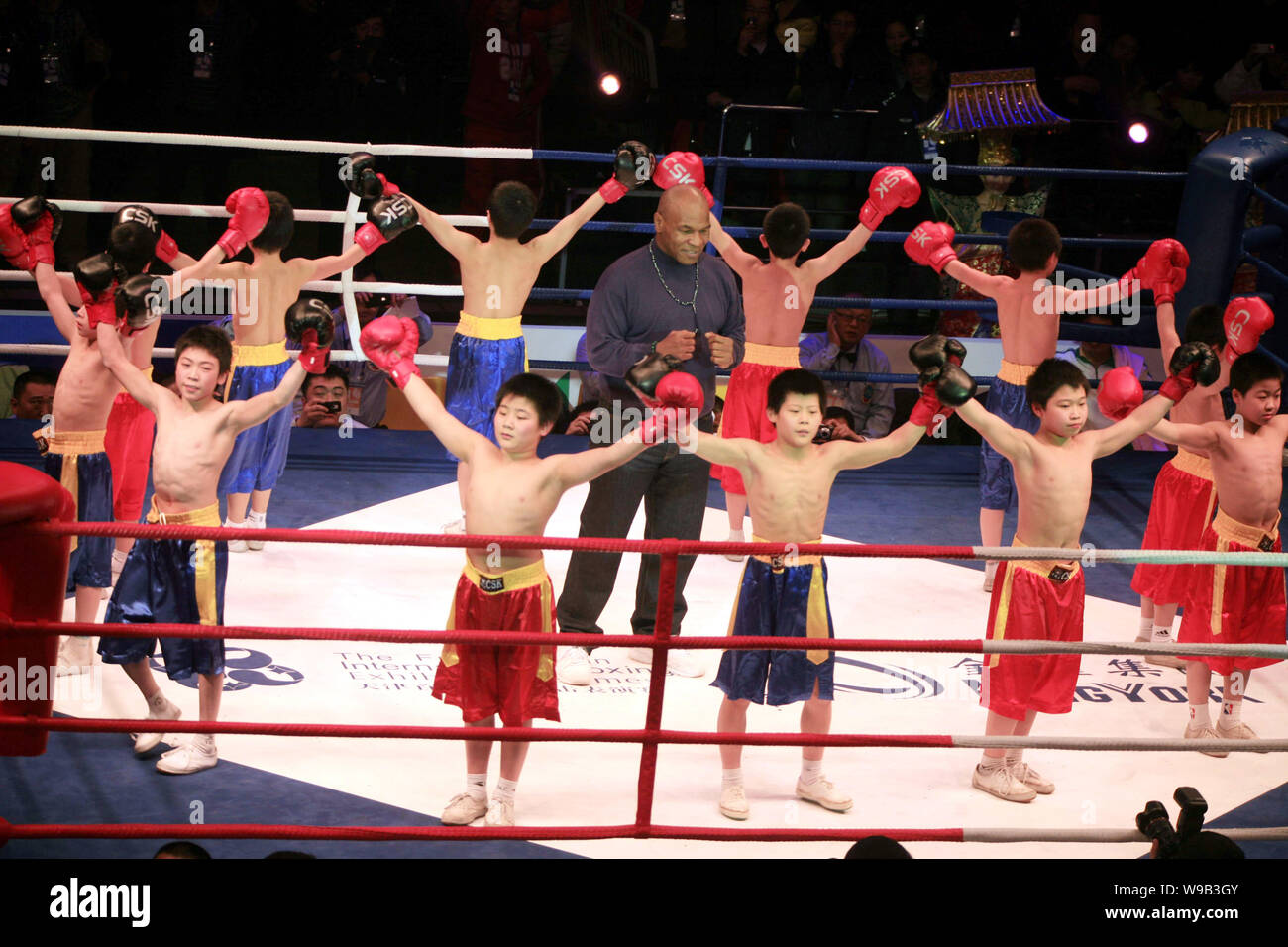 Boxer mike tyson Banque de photographies et d’images à haute résolution ...