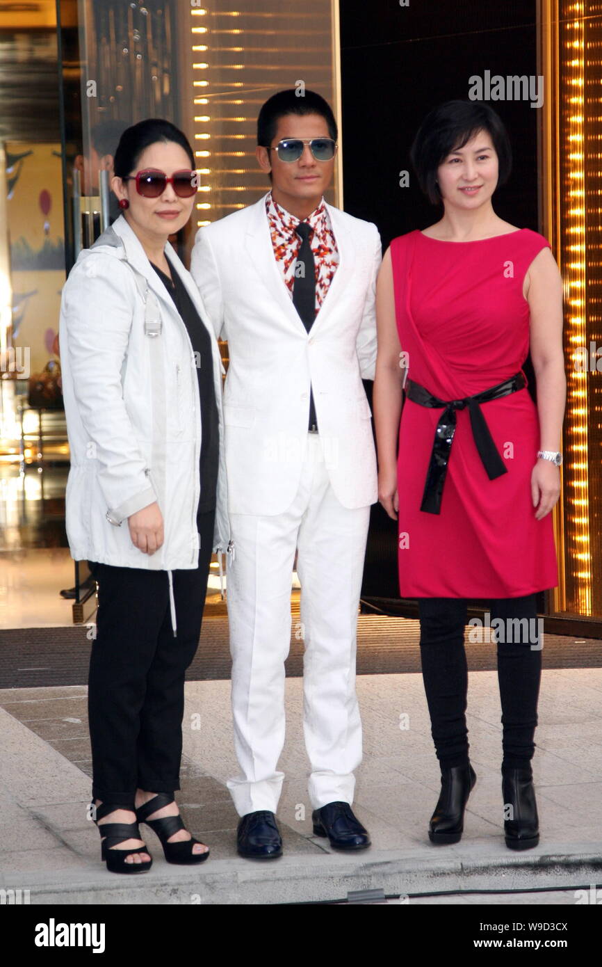 (De gauche) Mimi Tang, Président de la région Asie Pacifique de Gucci ...