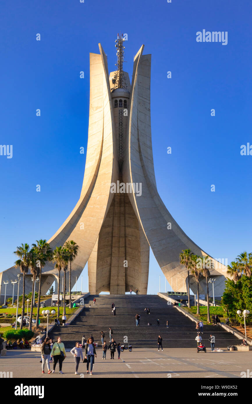 L'Algérie, Alger, Monument des Martyrs , Memorial, Makam El Chahid Photo Stock - Alamy