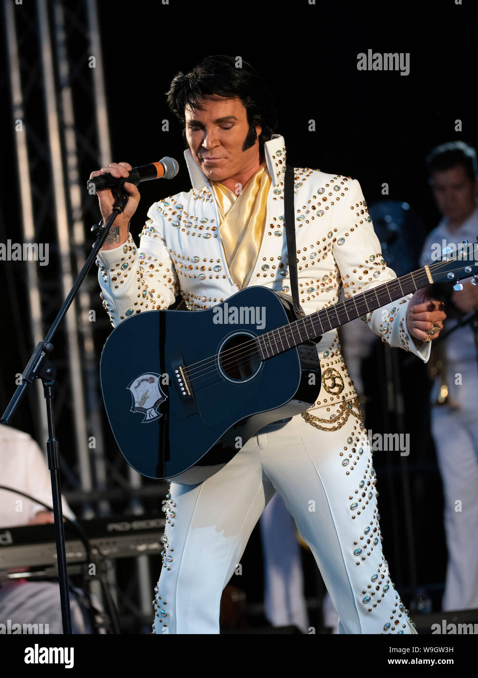 Elvis tribute artist Banque de photographies et d’images à haute ...