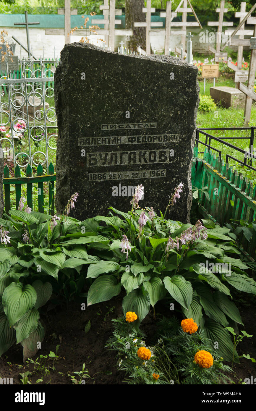 Valentin fyodorovich bulgakov Banque de photographies et d’images à ...