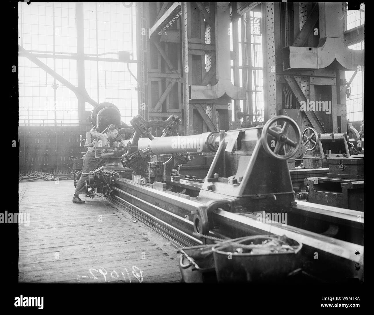 Production d'artillerie Banque de photographies et d’images à haute résolution - Alamy