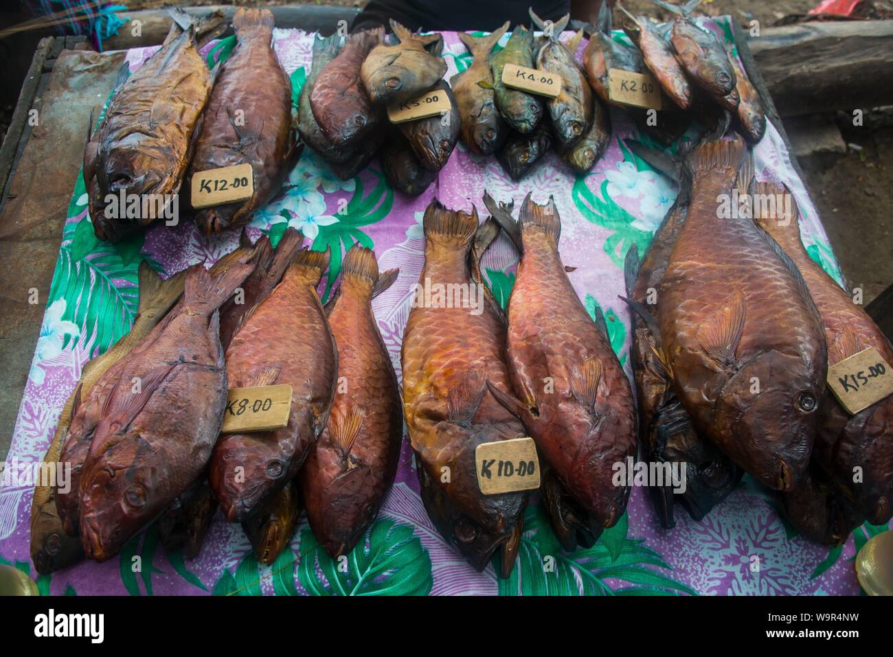 Poisson fumé Banque de photographies et d’images à haute résolution - Alamy