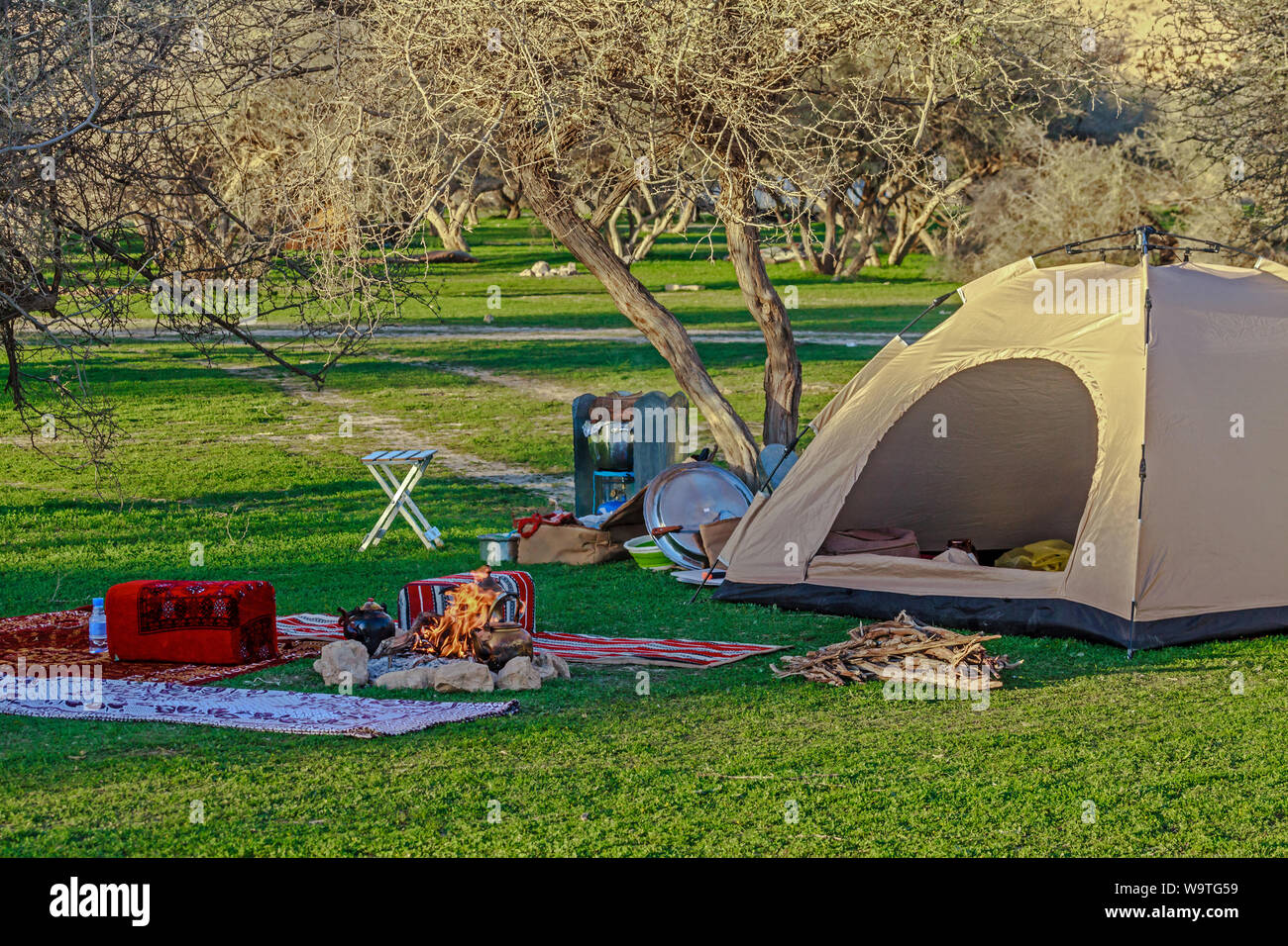 Saudi desert tent Banque de photographies et d’images à haute ...
