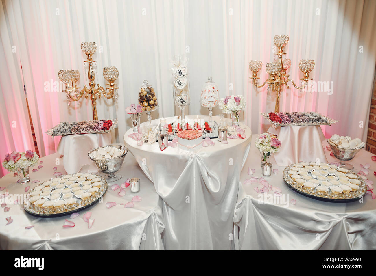 Buffets mariage Banque de photographies et d’images à haute résolution ...