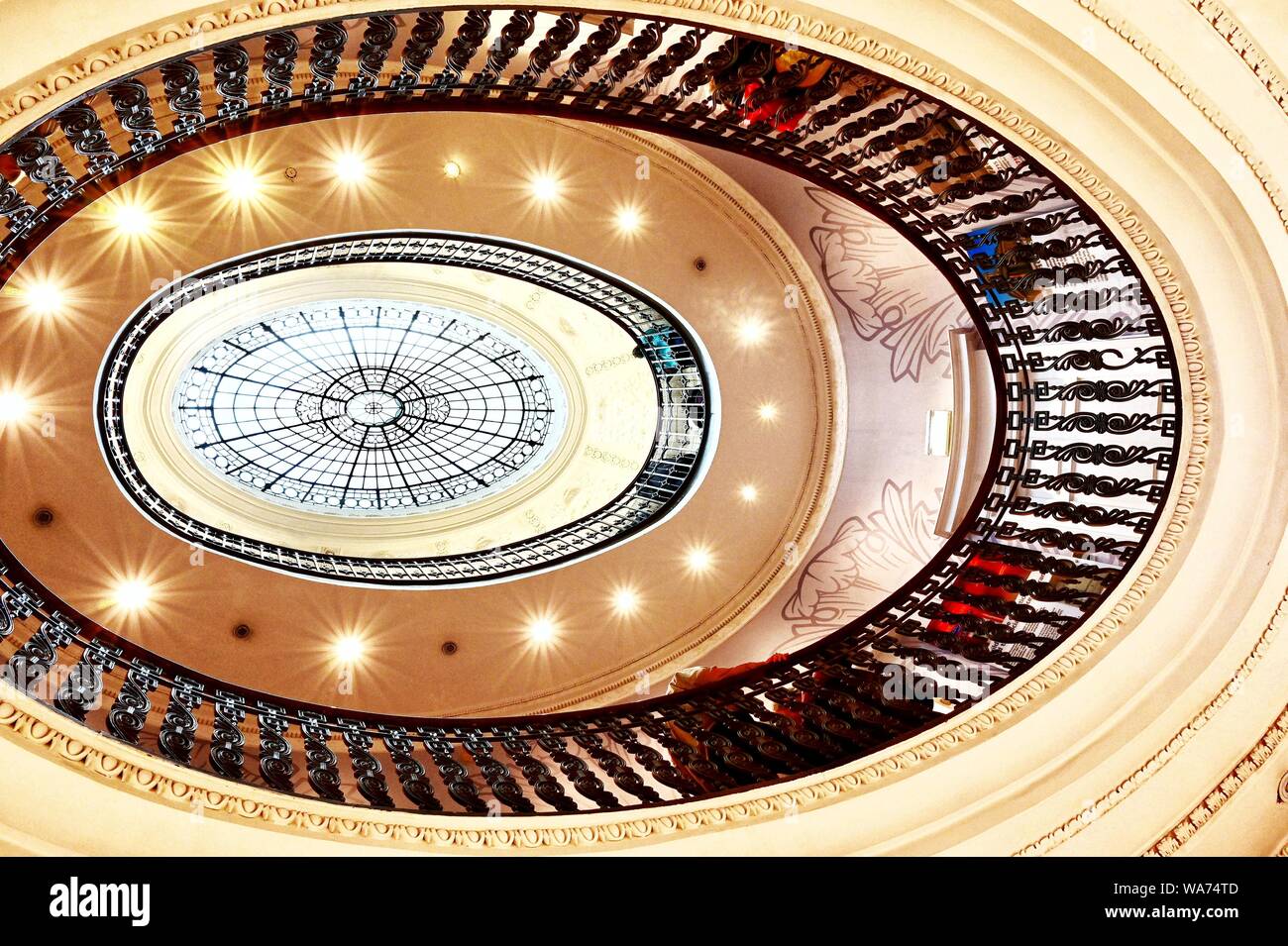 Bâtiment allongé Banque de photographies et d’images à haute résolution ...