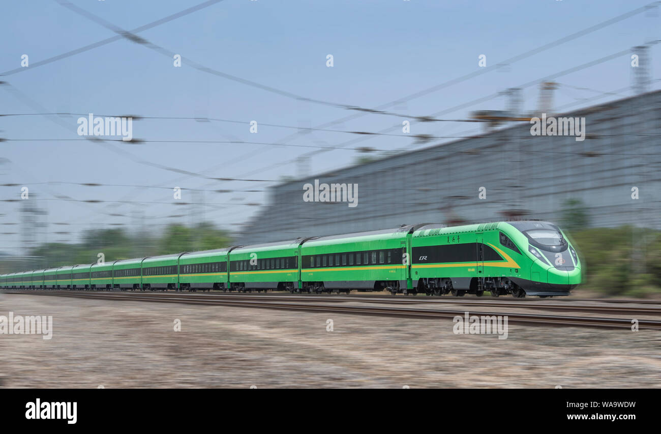 China railway cr200j Banque de photographies et d’images à haute ...