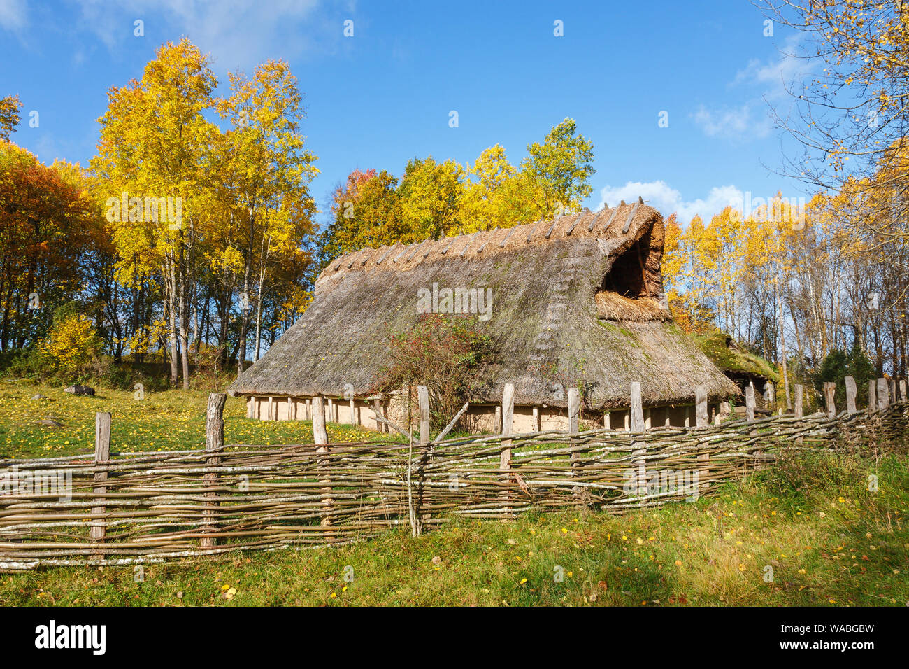 Maison longue en bois Banque de photographies et d’images à haute ...
