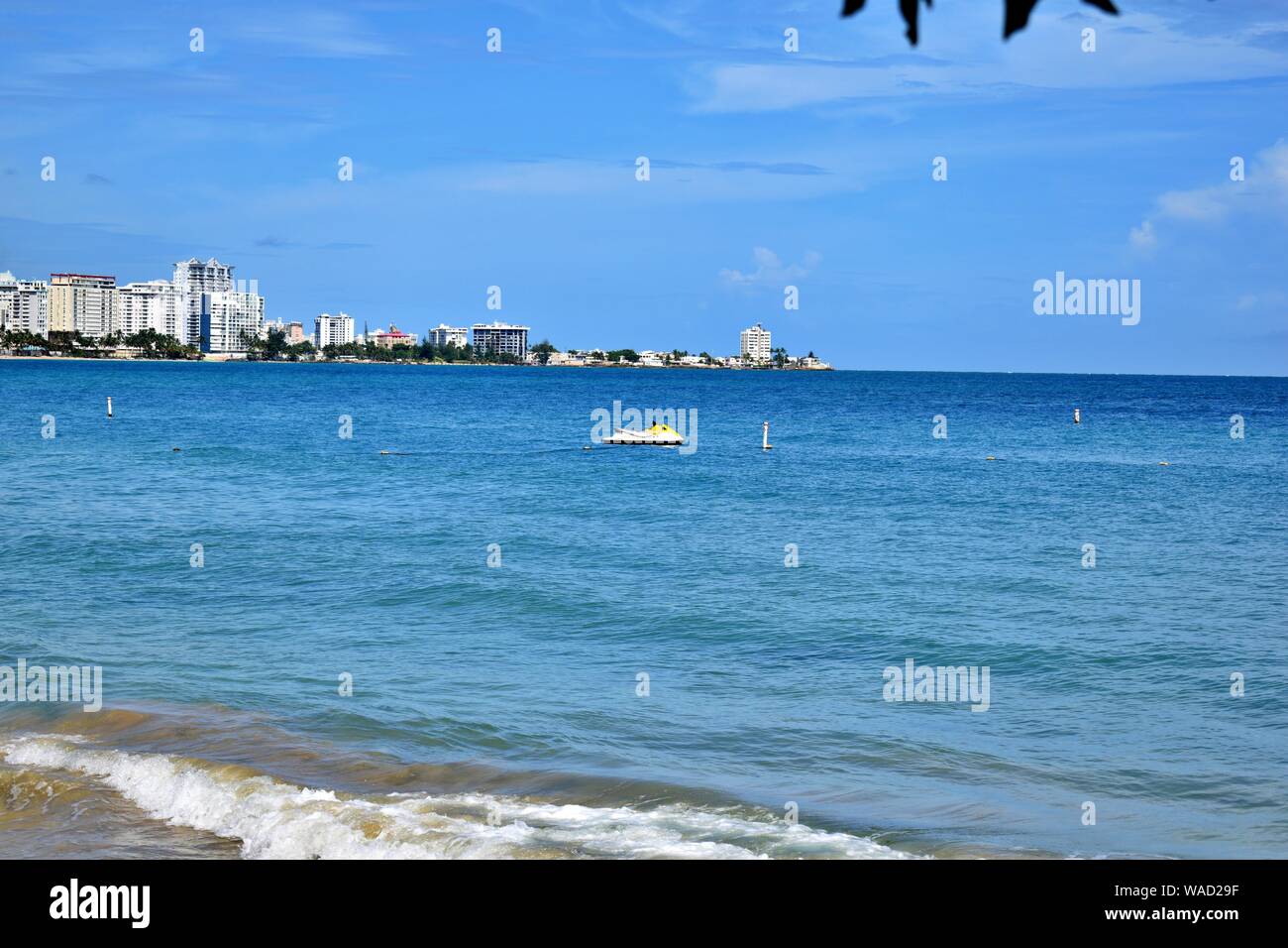 Isla verde puerto rico Banque de photographies et d’images à haute ...