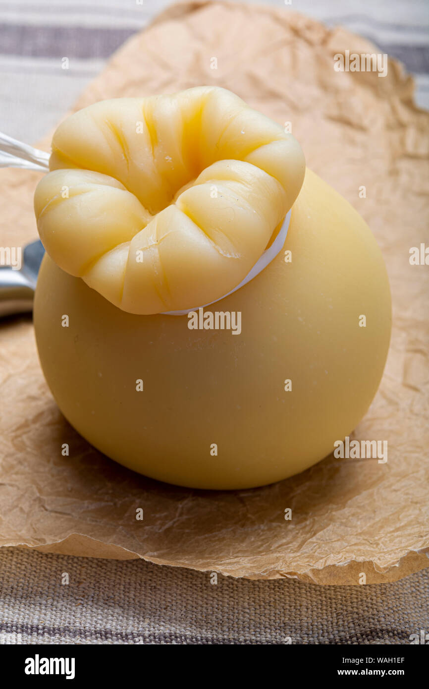 Collection de fromage provolone ou italienne, fromage caciocavallo ...