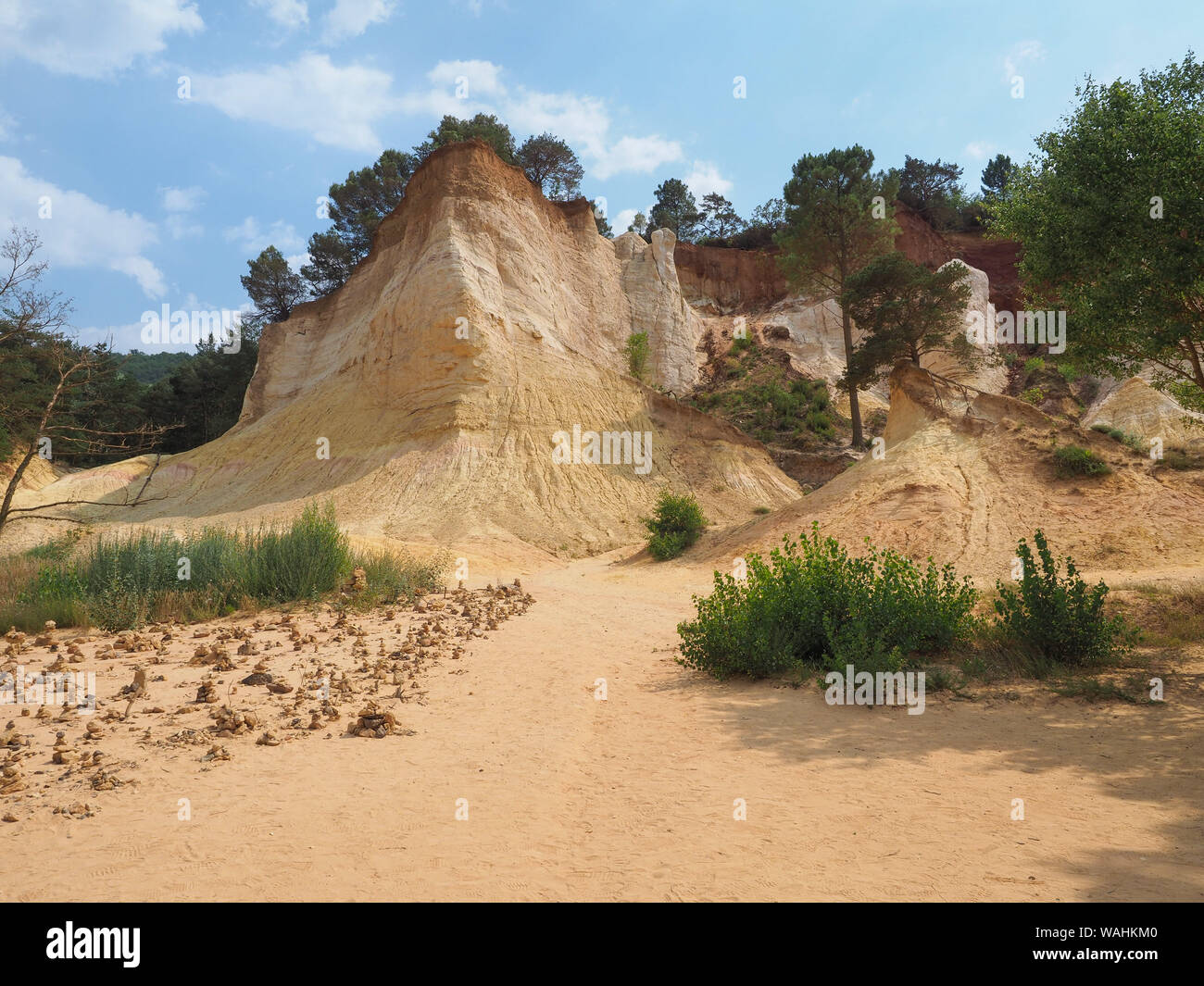 Provence Colorado. Promenades dans un paysage désert étrange avec des ...
