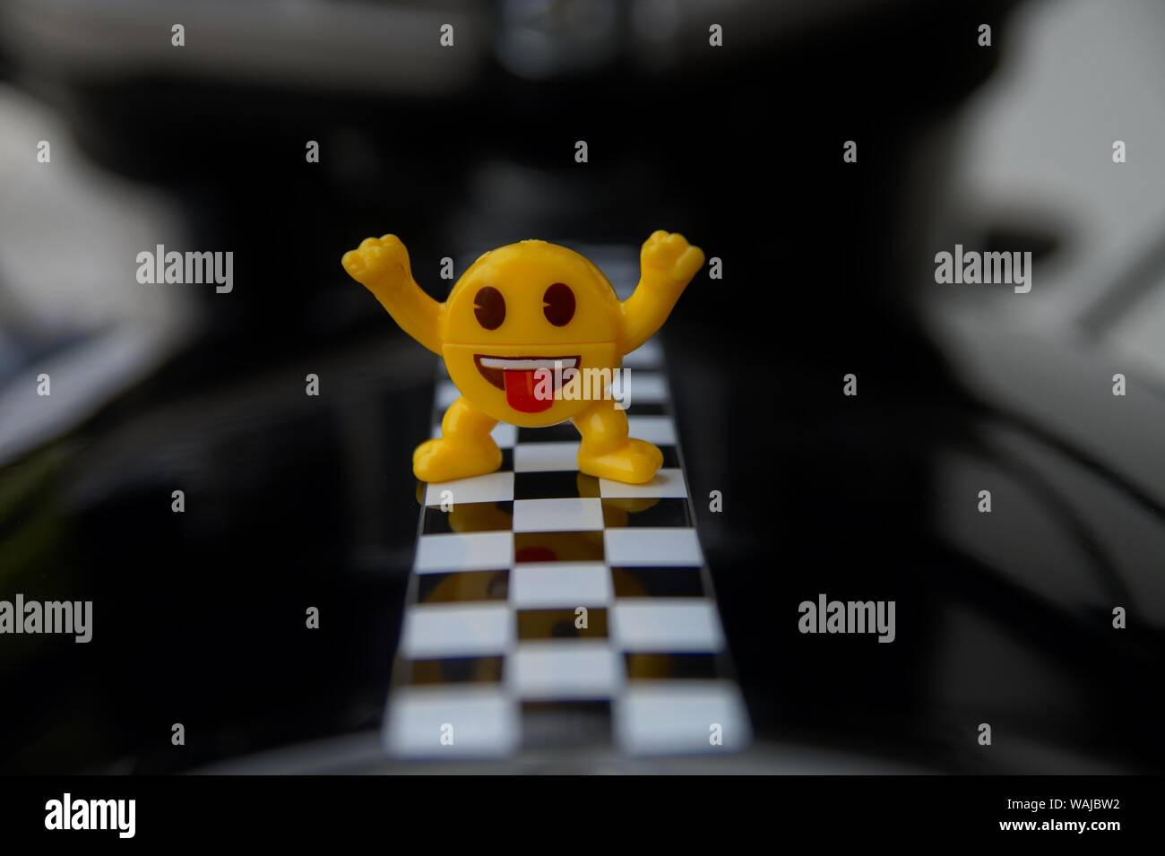 Smiley Emoticon Facial Expression Ok Banque d'image et photos - Alamy