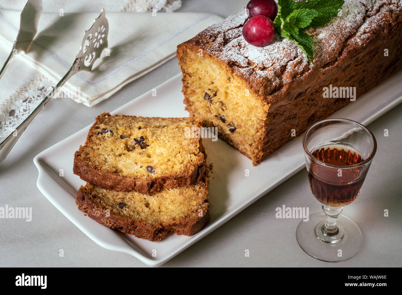 Gateau Et Vin Banque d'image et photos - Alamy