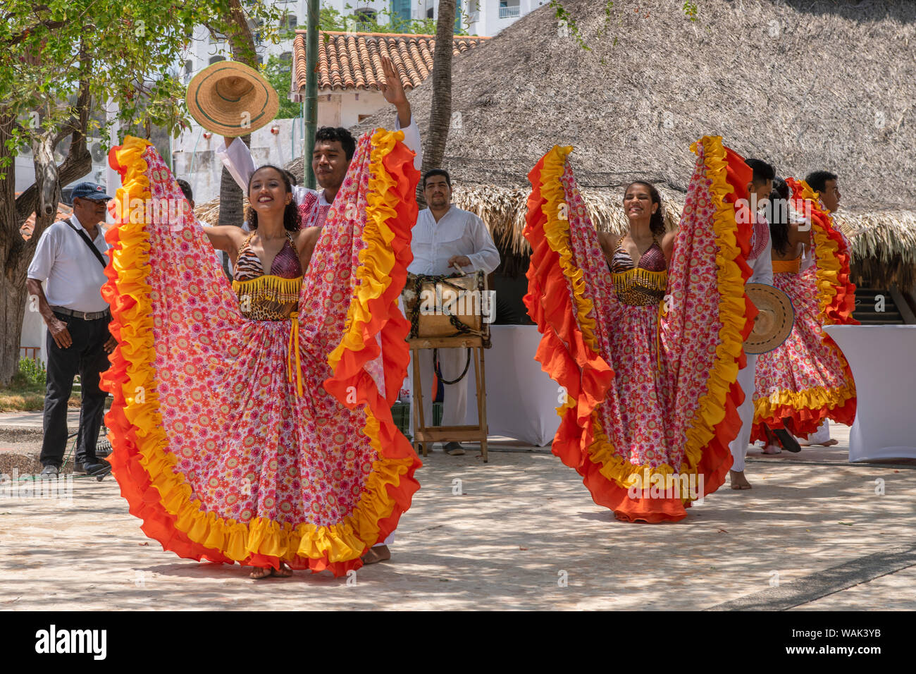 Danse colombienne Banque de photographies et d’images à haute ...
