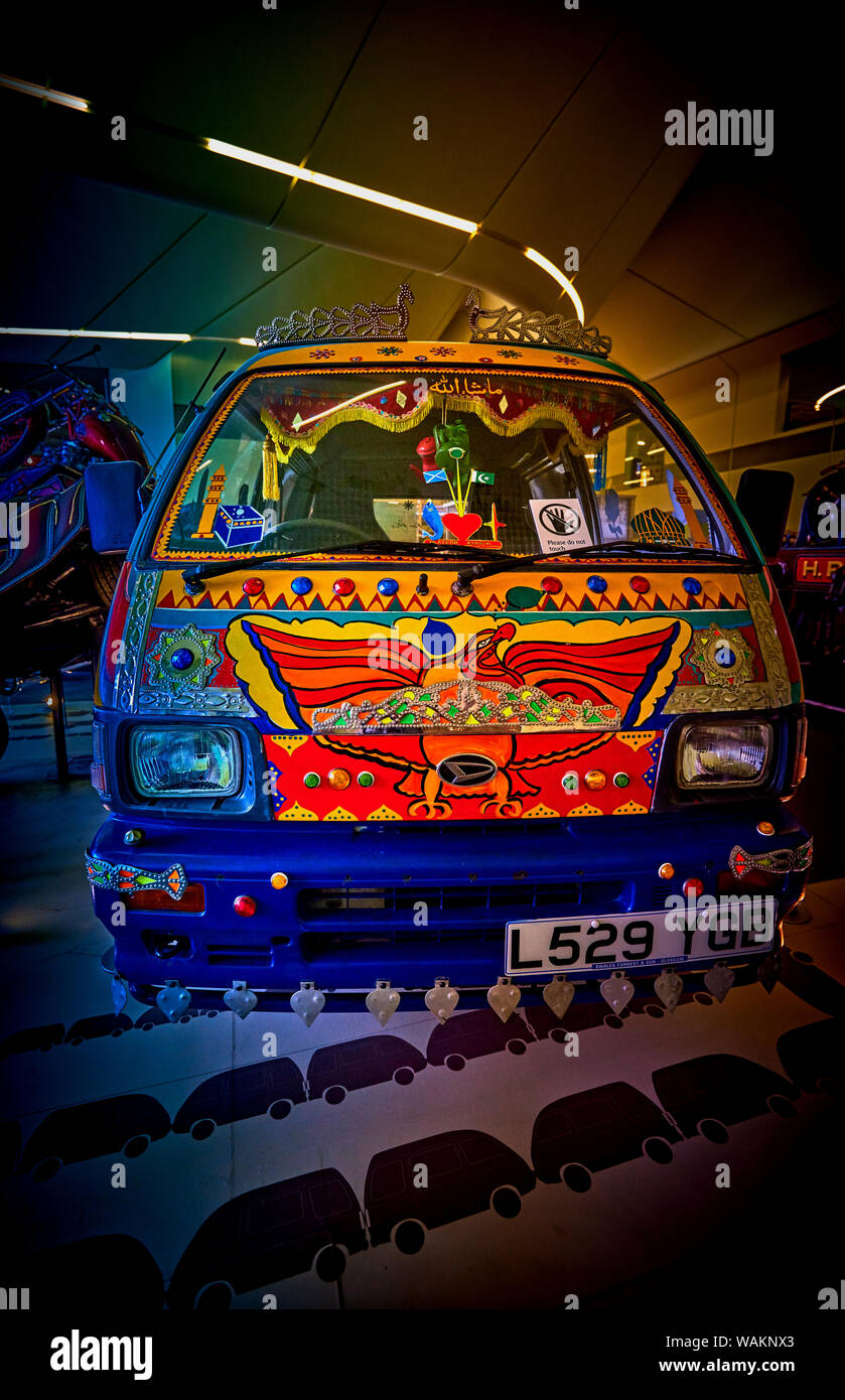 Riverside museum designed by zaha hadid Banque de photographies et d ...