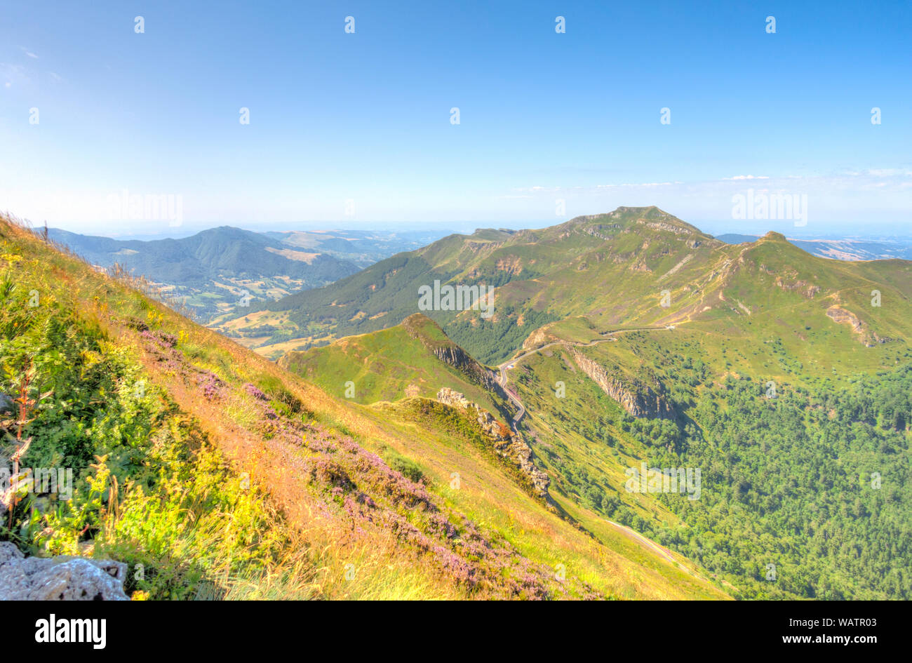 Puy mary Banque de photographies et d’images à haute résolution - Alamy