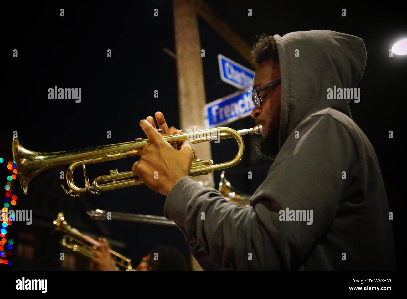 Joueur de cor français Banque de photographies et d’images à haute ...