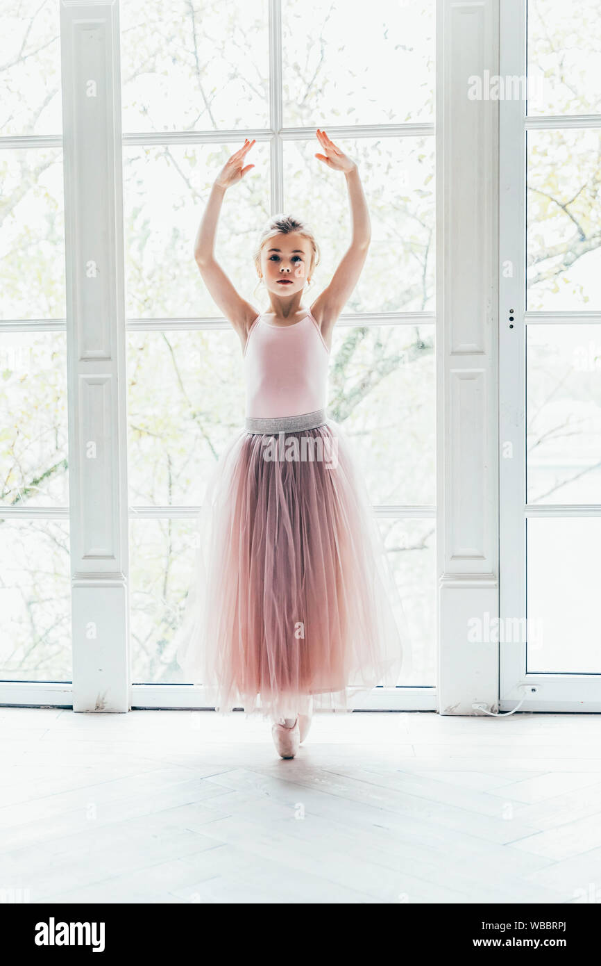 Posiciones de ballet Banque de photographies et d’images à haute ...