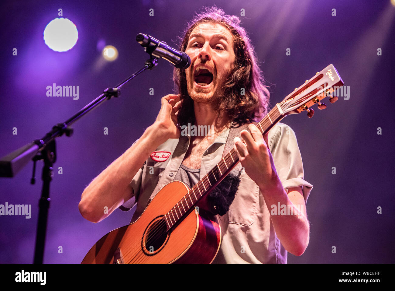 Andrew john hozier byrne Banque de photographies et d’images à haute ...