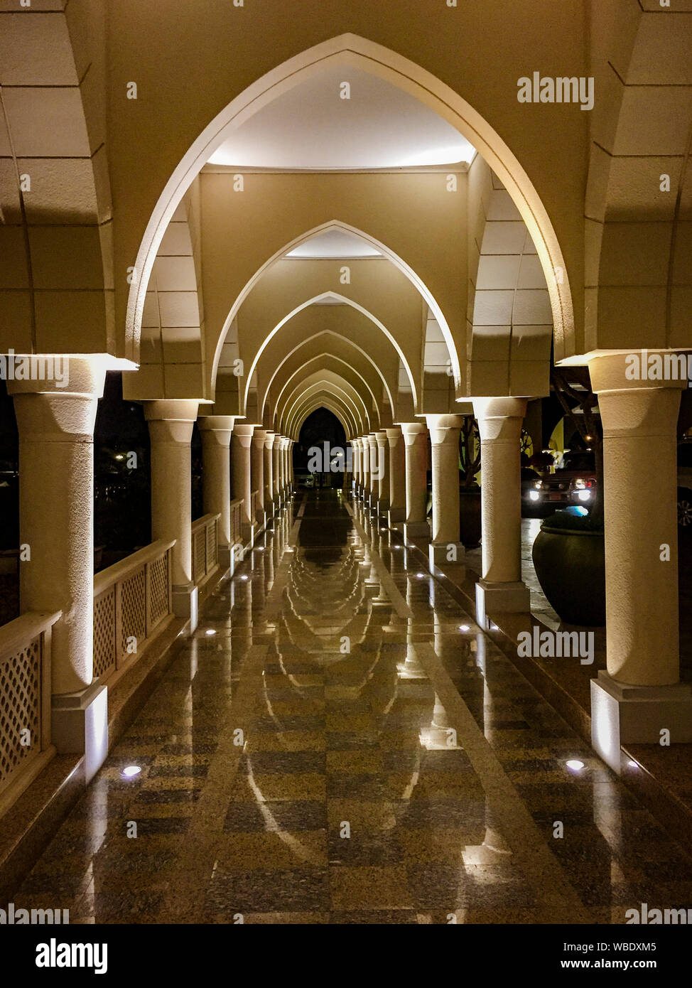 ABU DHABI, eau, Mar 21, 2018 : les colonnes internes de la mosquée ...