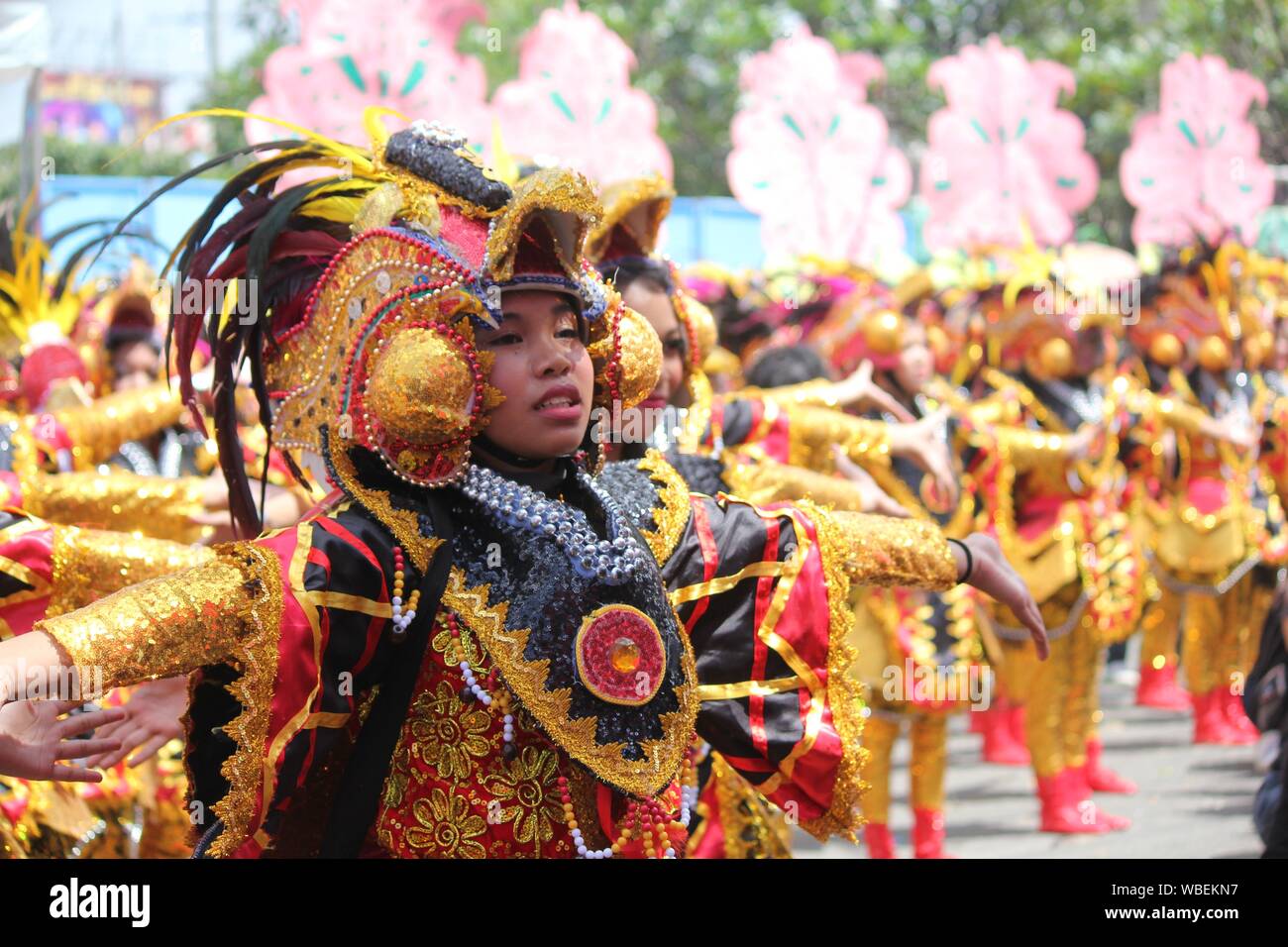 La ville de Davao, Philippines-August 2014 : Streetdancers en tenue ...