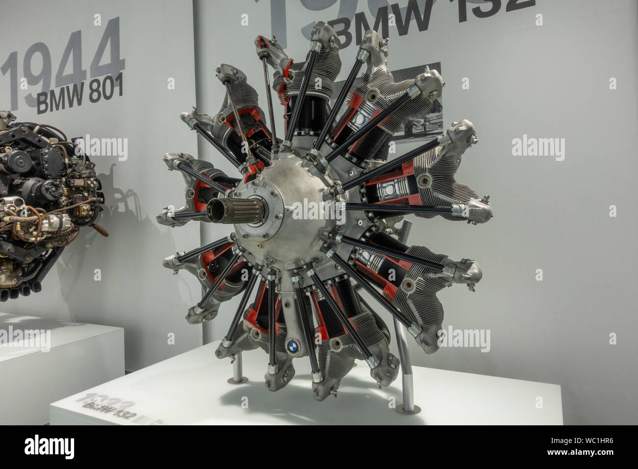 Nine cylinder Banque de photographies et d’images à haute résolution ...