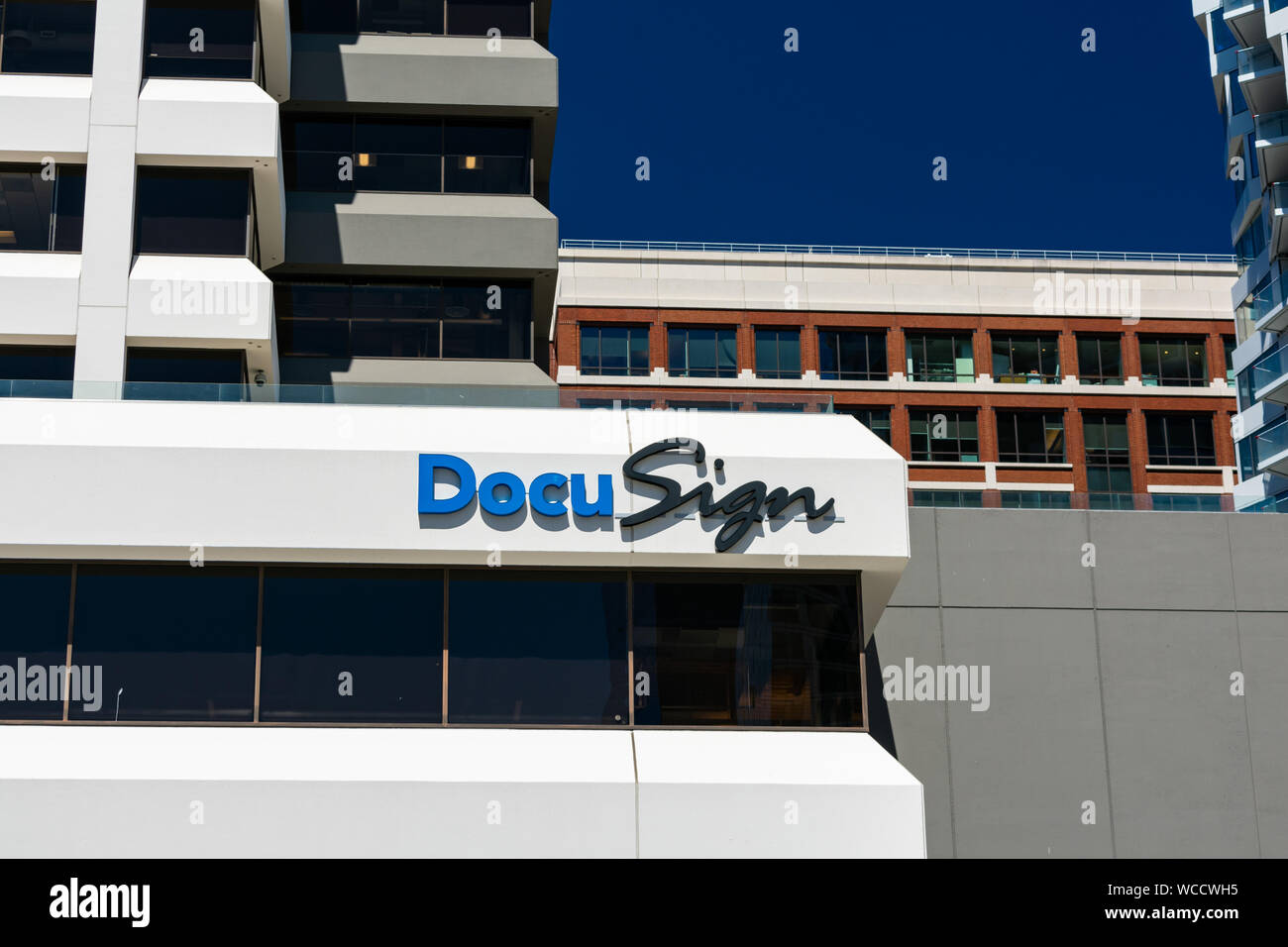 Logo docusign Banque de photographies et d’images à haute résolution ...