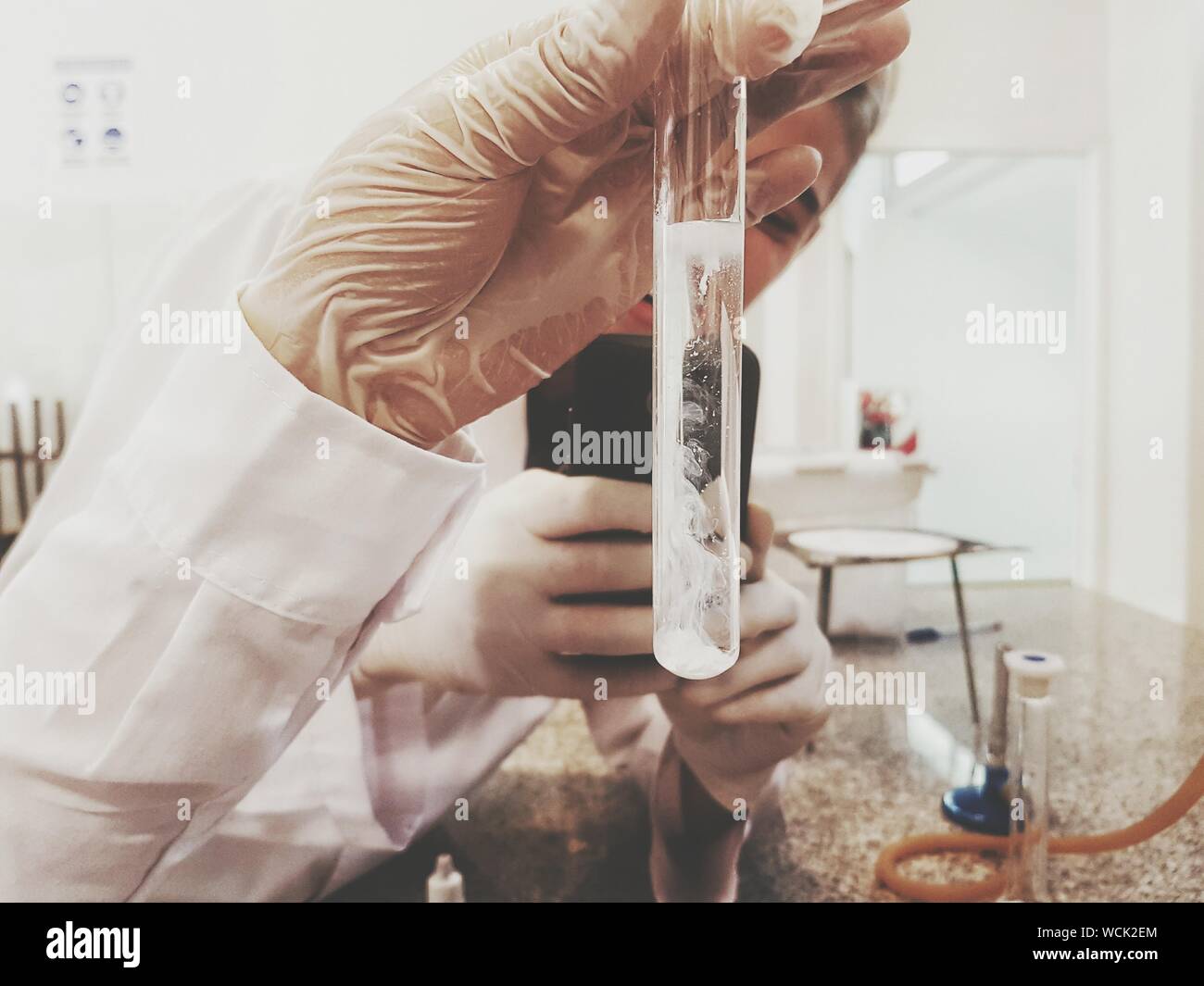 Expérience chimique Banque de photographies et d’images à haute ...