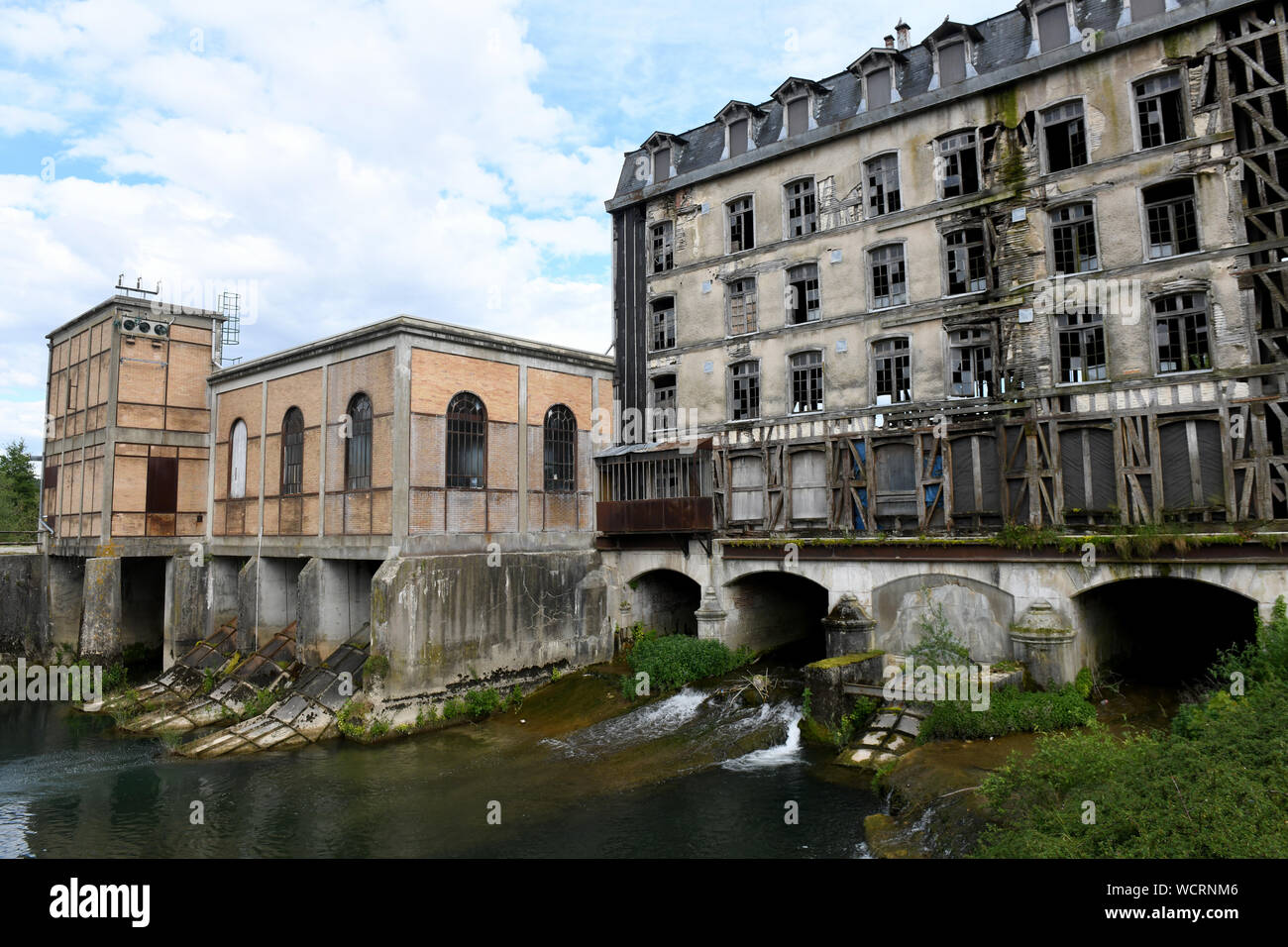 Old generator Banque de photographies et d’images à haute résolution ...