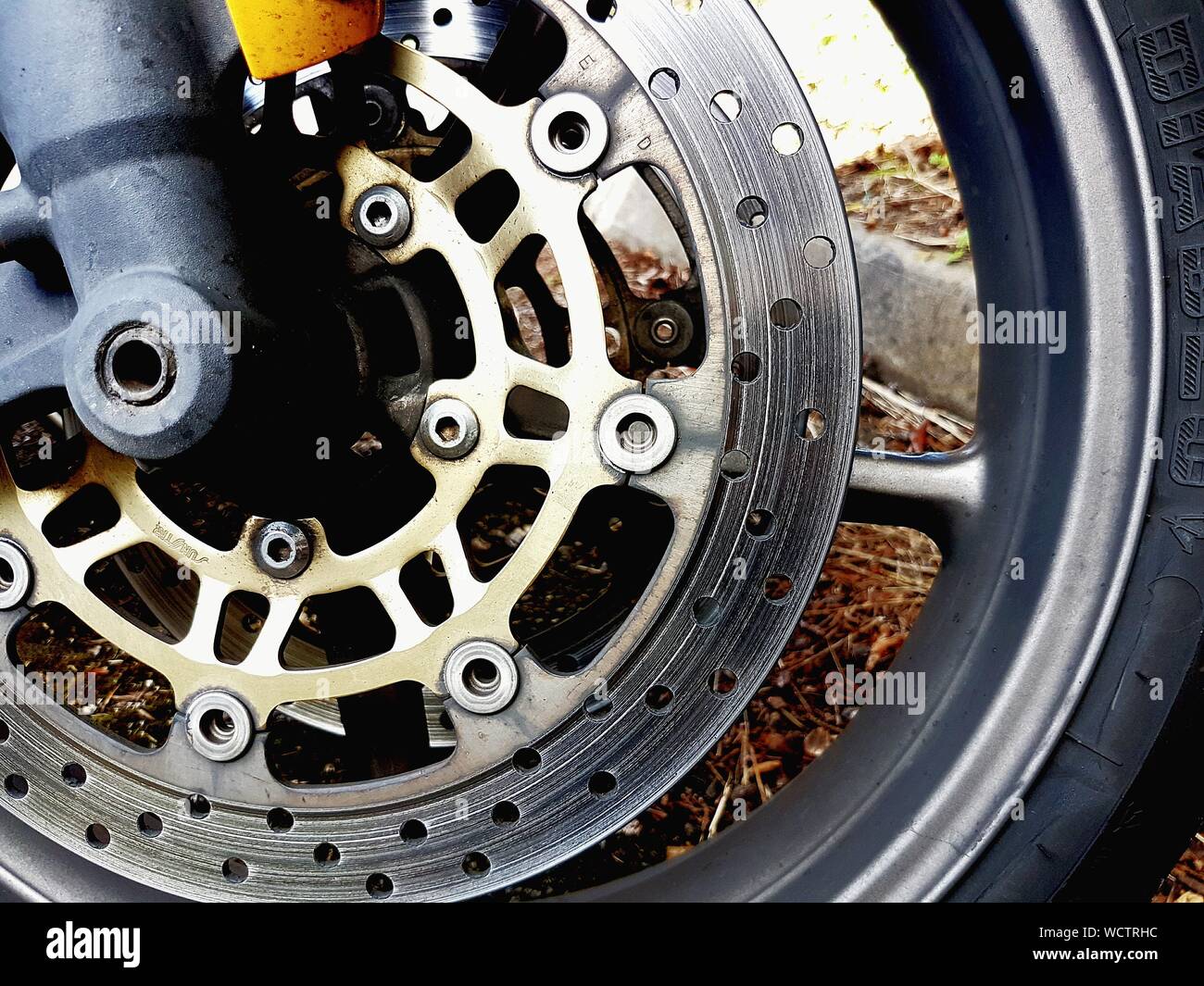 Moto roue Banque de photographies et d’images à haute résolution - Alamy