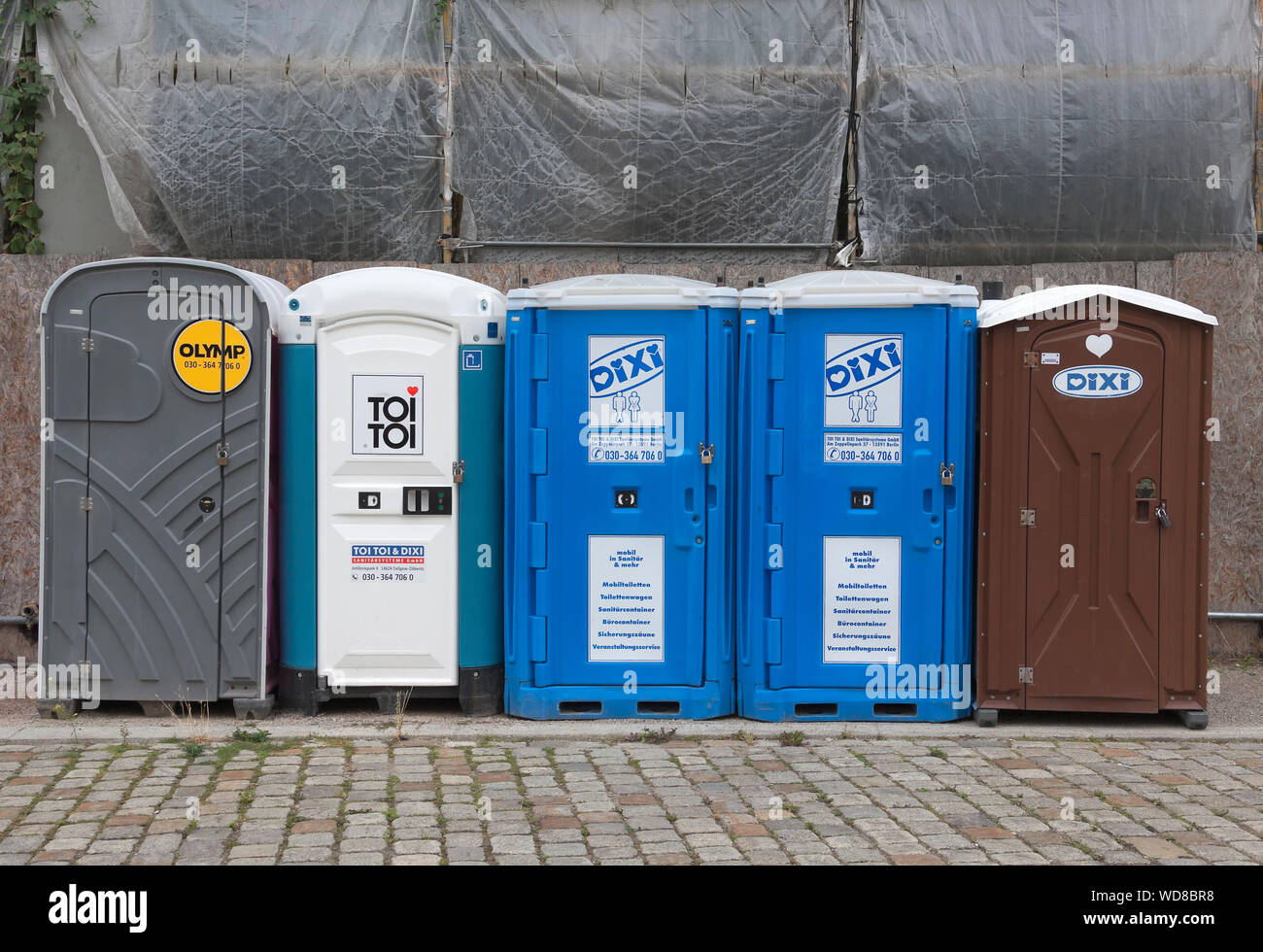 Dixi toilet Banque de photographies et d’images à haute résolution - Alamy