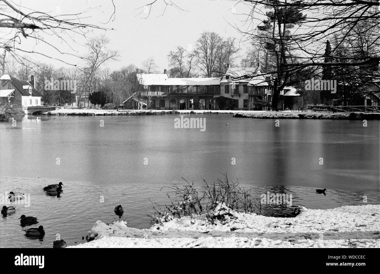 HAMEAU DE LA REINE VERSAILLES CHÂTEAU CONÇU PAR RICHARD MIQUE POUR LA ...