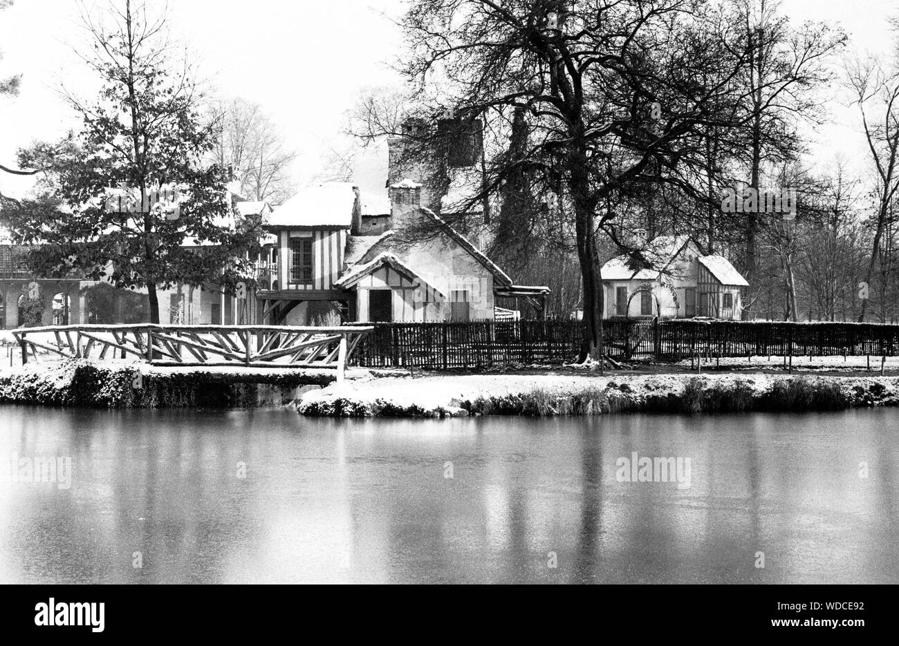 HAMEAU DE LA REINE VERSAILLES CHÂTEAU CONÇU PAR RICHARD MIQUE POUR LA ...