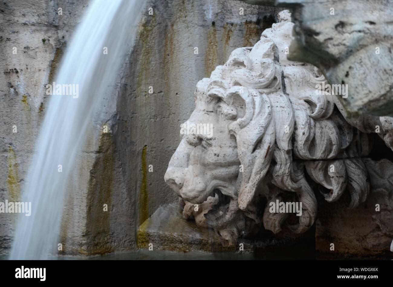 Fontaine de lion Banque de photographies et d’images à haute résolution ...