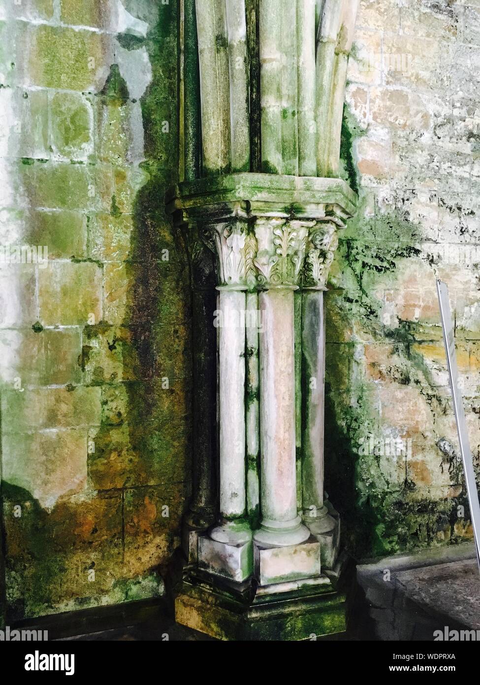 Colonne gothique Banque de photographies et d’images à haute résolution ...