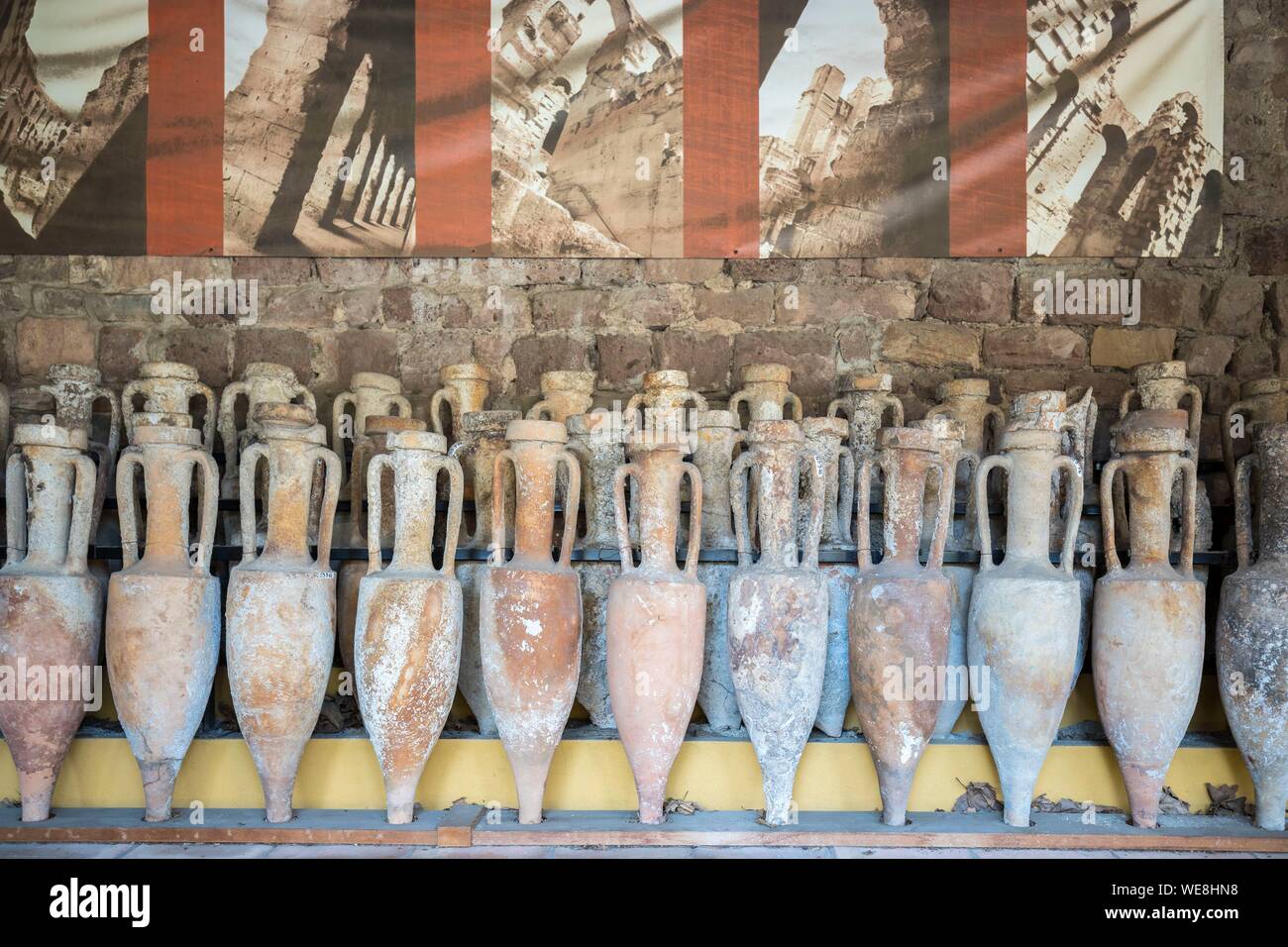 Amphore Romaine Banque d'image et photos - Alamy