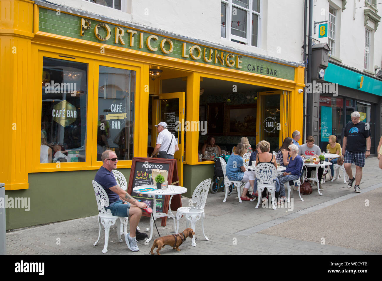 Salon de portique Banque de photographies et d’images à haute ...