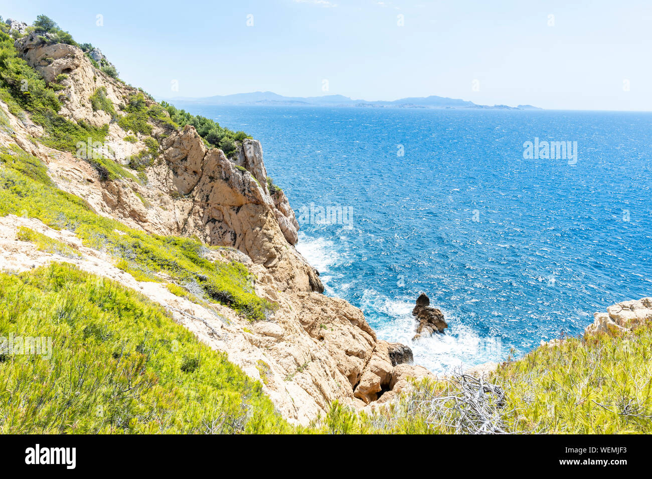 Vue panoramique d'une partie de Calanque de Méjean à Ensuès la redonne ...